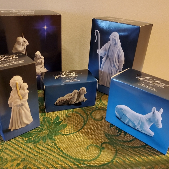 Avon | Holiday | Vintage Avon Nativity Set Of 7 | Poshmark